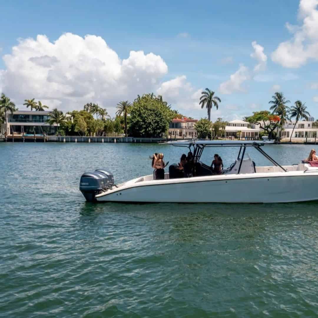 Full Day Miami Midnight Express Charter - TripShock!