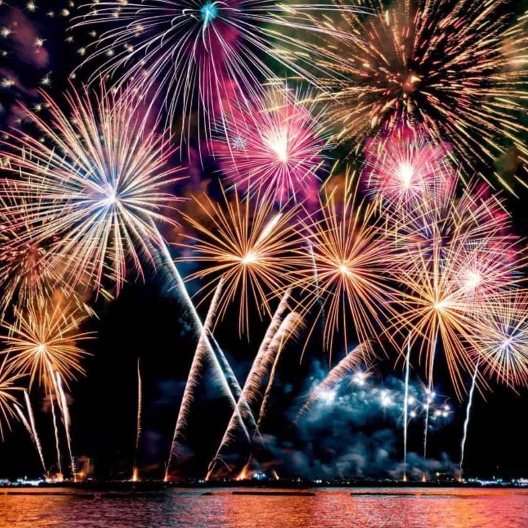 Destin: SeaQuest Summer Fireworks Cruise - TripShock!