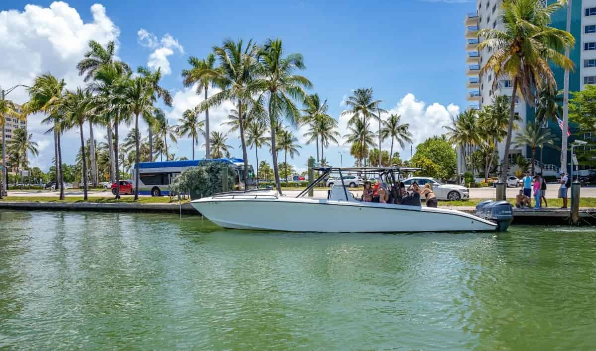 Full Day Miami Midnight Express Charter - TripShock!